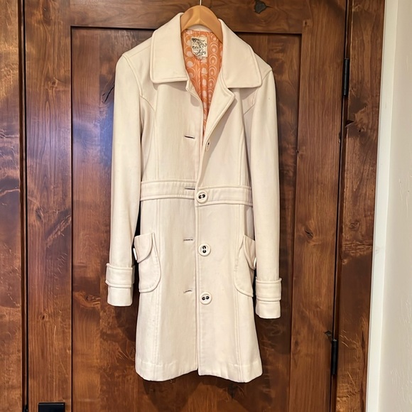 Tulle | Jackets & Coats | Cream Coat With Cute Oversize Buttons | Poshmark
